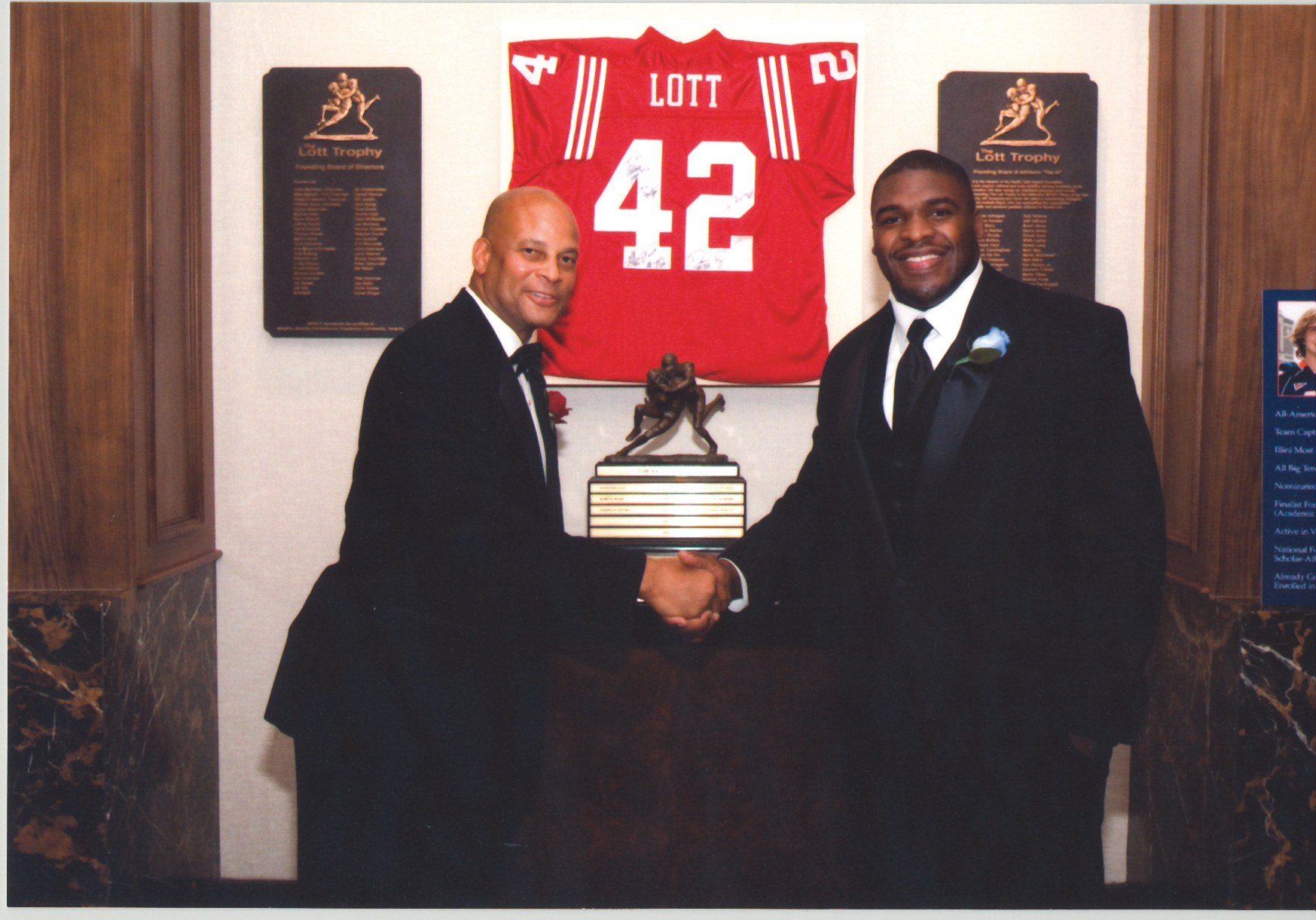 Glenn Dorsey, LSU - 2007 Winner - Lott IMPACT® Trophy